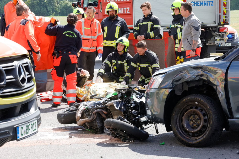 Motorradfahrer bei Unfall in Euba schwer verletzt - Radio Chemnitz